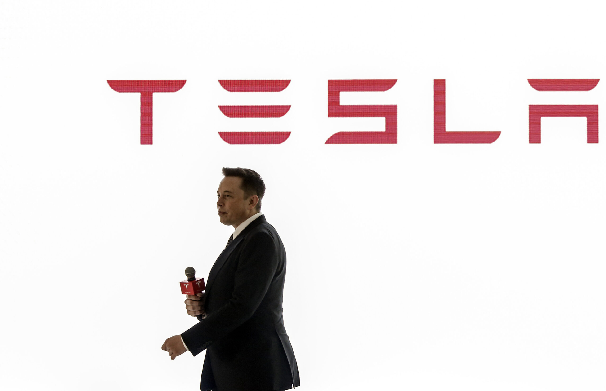 Tesla Insanity and the Cult of Musk - Puck