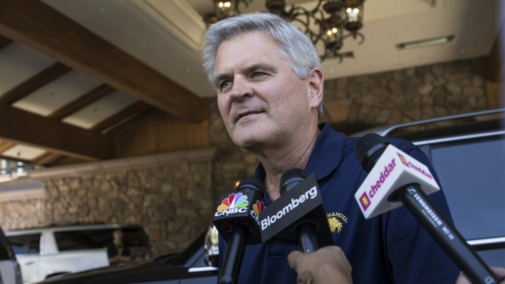 Steve Case on Miami, Biden & J.D. Vance - Puck