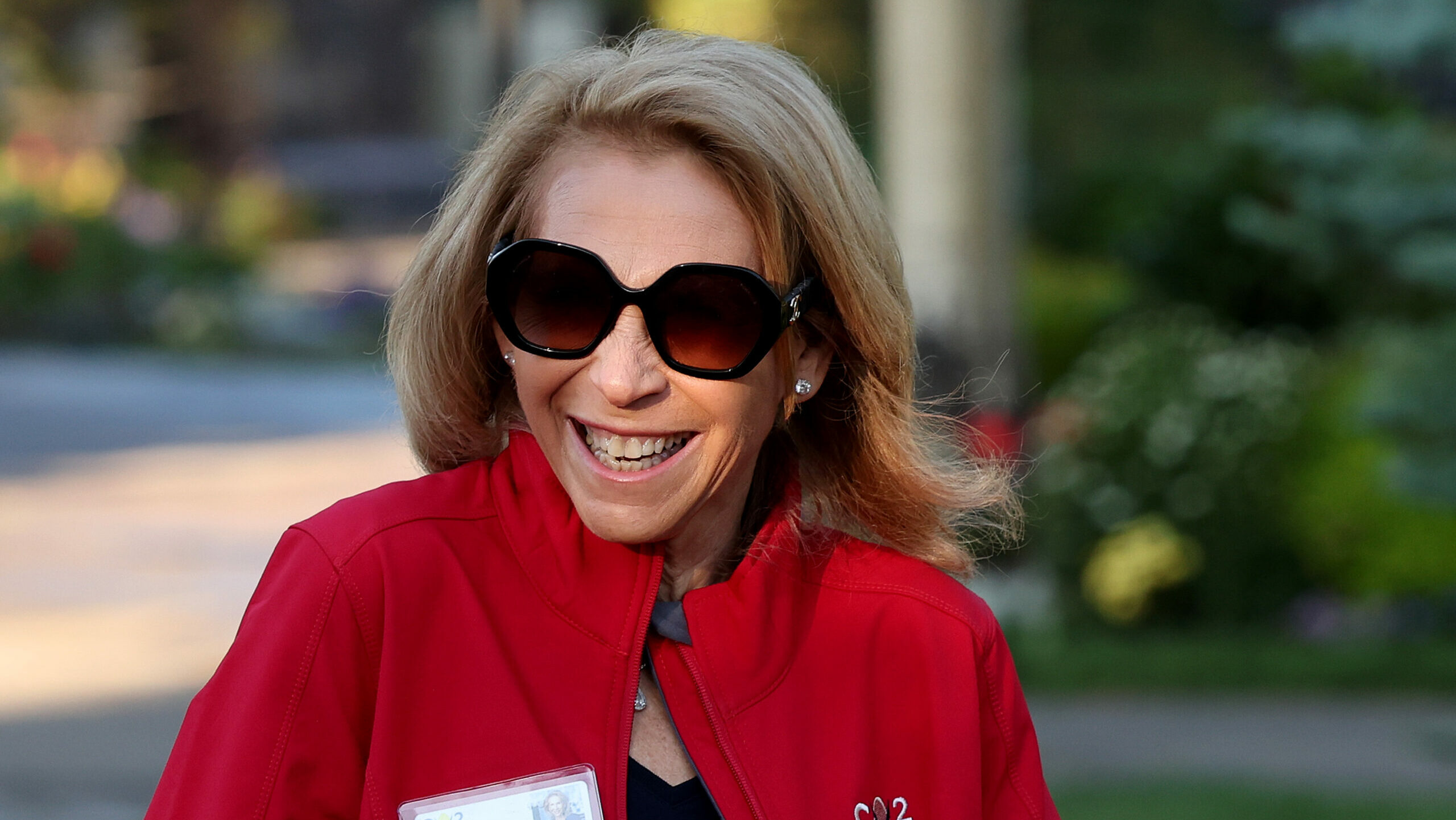 Shari’s Heirloom Sale & Iger’s Peltz Defense - Puck