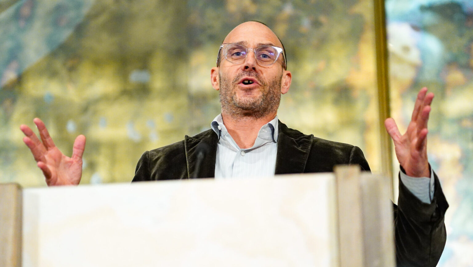 New Problems for Saks Global and Its Distressed Bonds - Puck