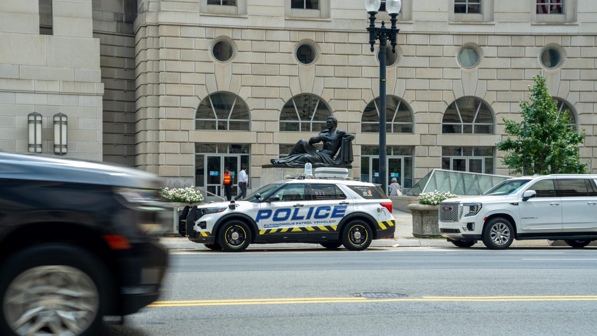 An Autonomous Police Vehicle Rolls Out in Miami - Puck