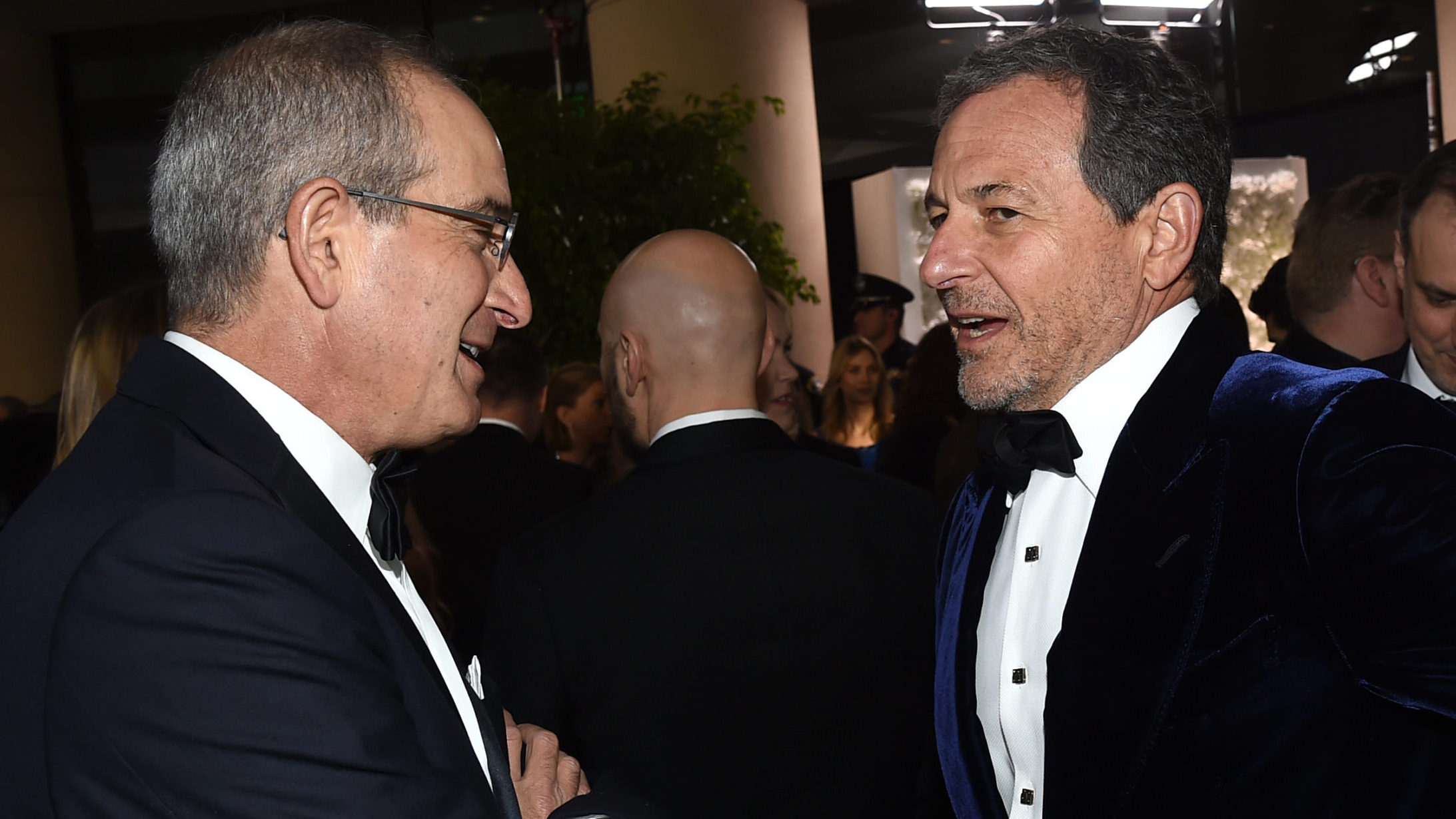 Can Comcast Outmaneuver Trump to Buy WBD? - Puck